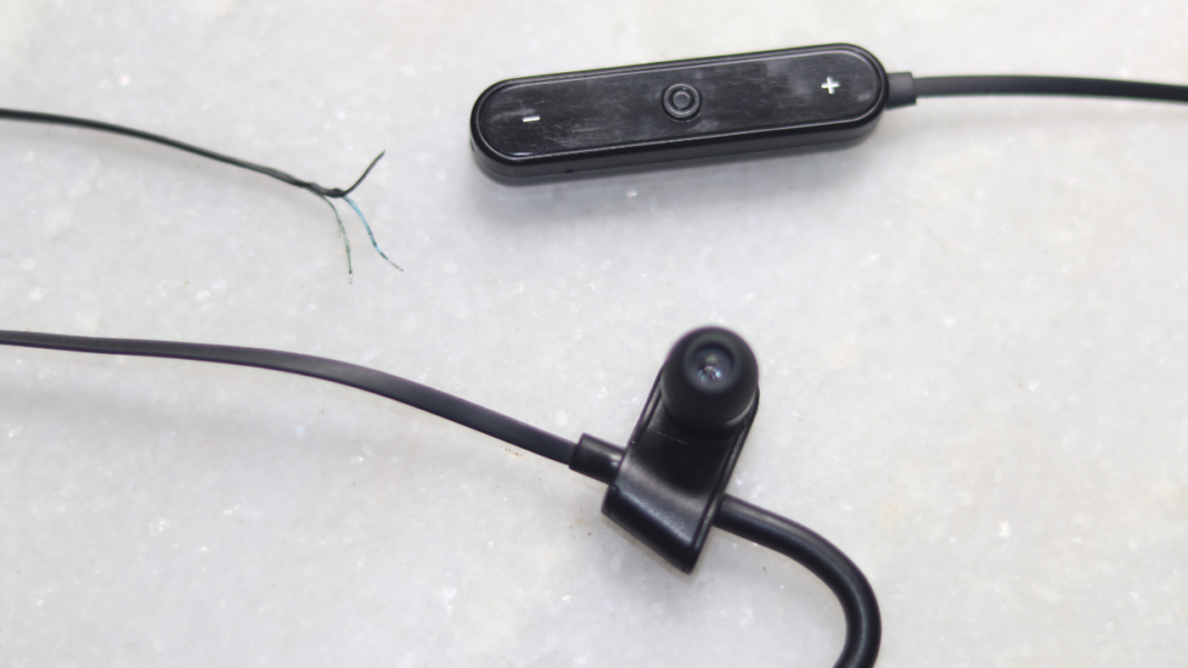 How to repair Bluetooth Headset? | CircuitBest